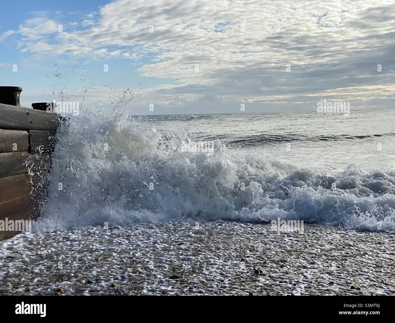Wave defence hi-res stock photography and images - Alamy