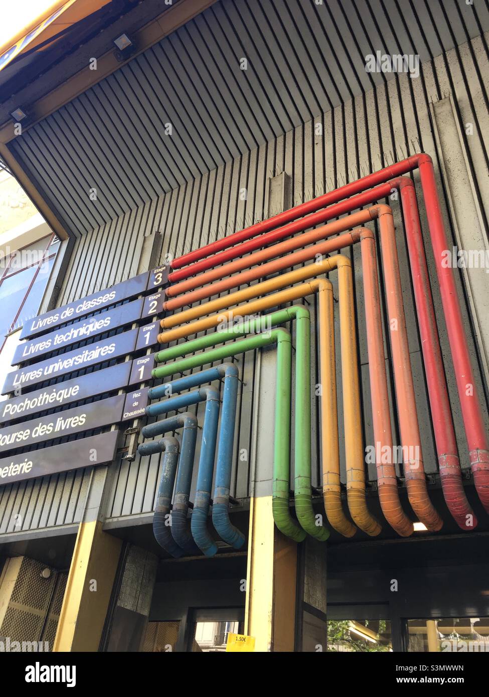 The rainbow building hi-res stock photography and images - Alamy