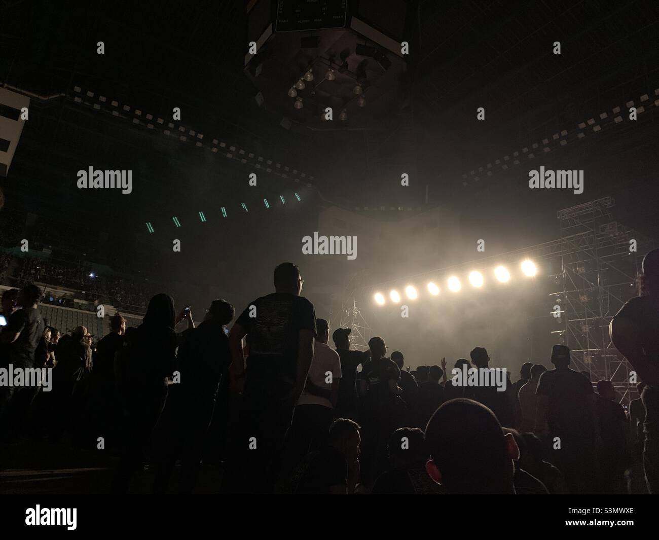 Crowd crowds show shows hi-res stock photography and images - Alamy