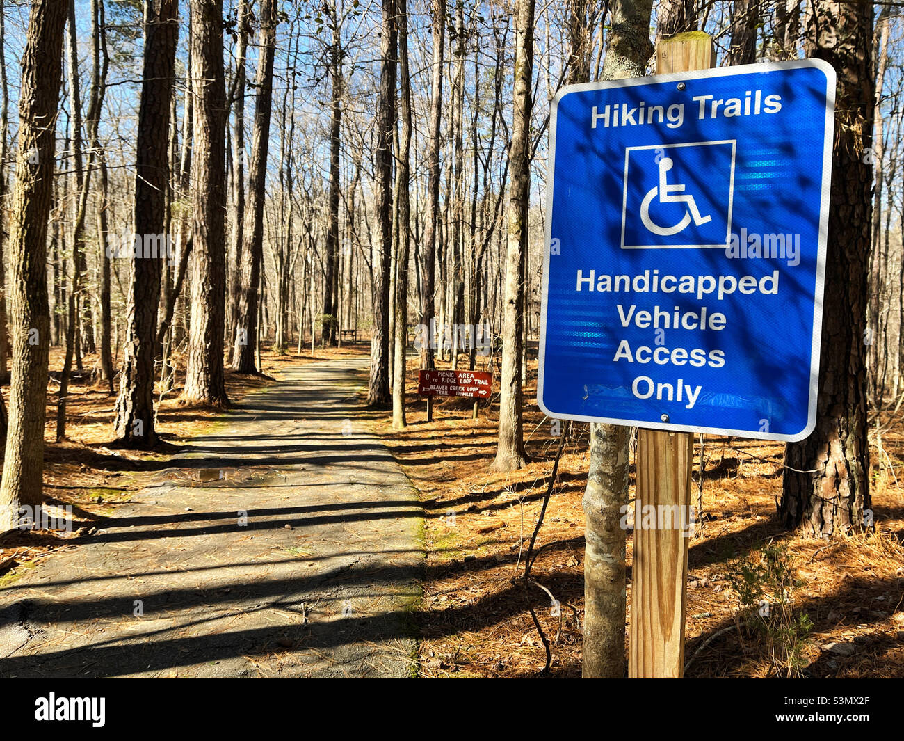 Sign trailhead hi-res stock photography and images - Alamy