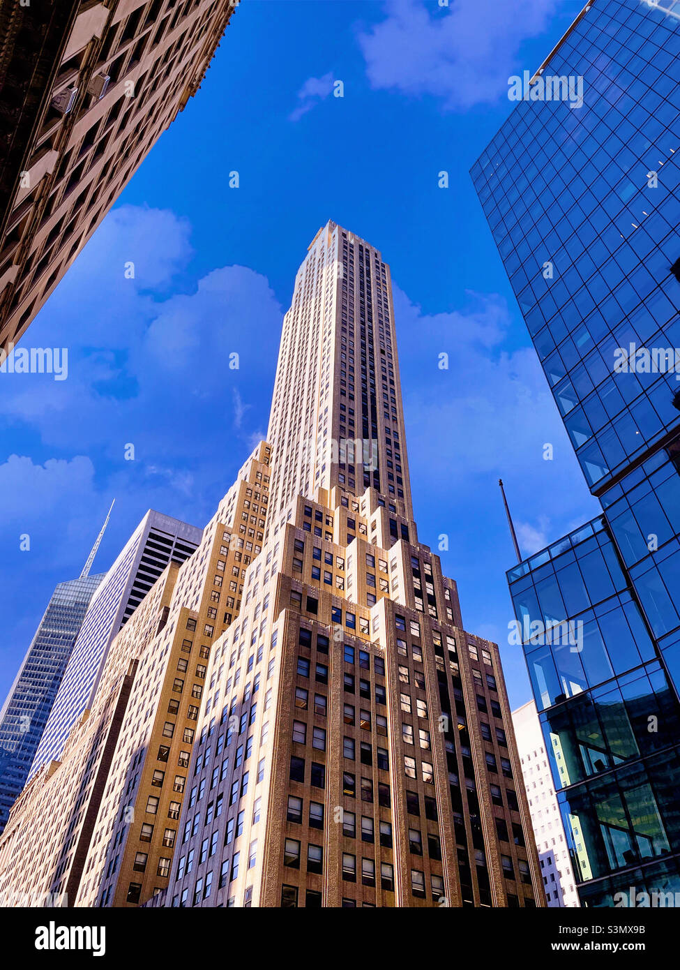 500 fifth Avenue is a majestic office building skyscraper at the corner ...