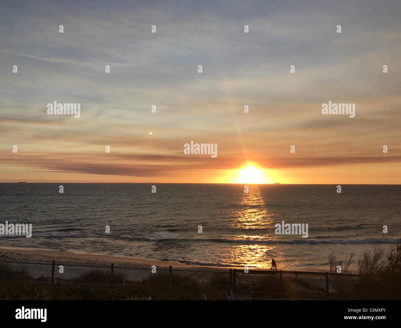 Perth wa sunsets hi-res stock photography and images - Alamy