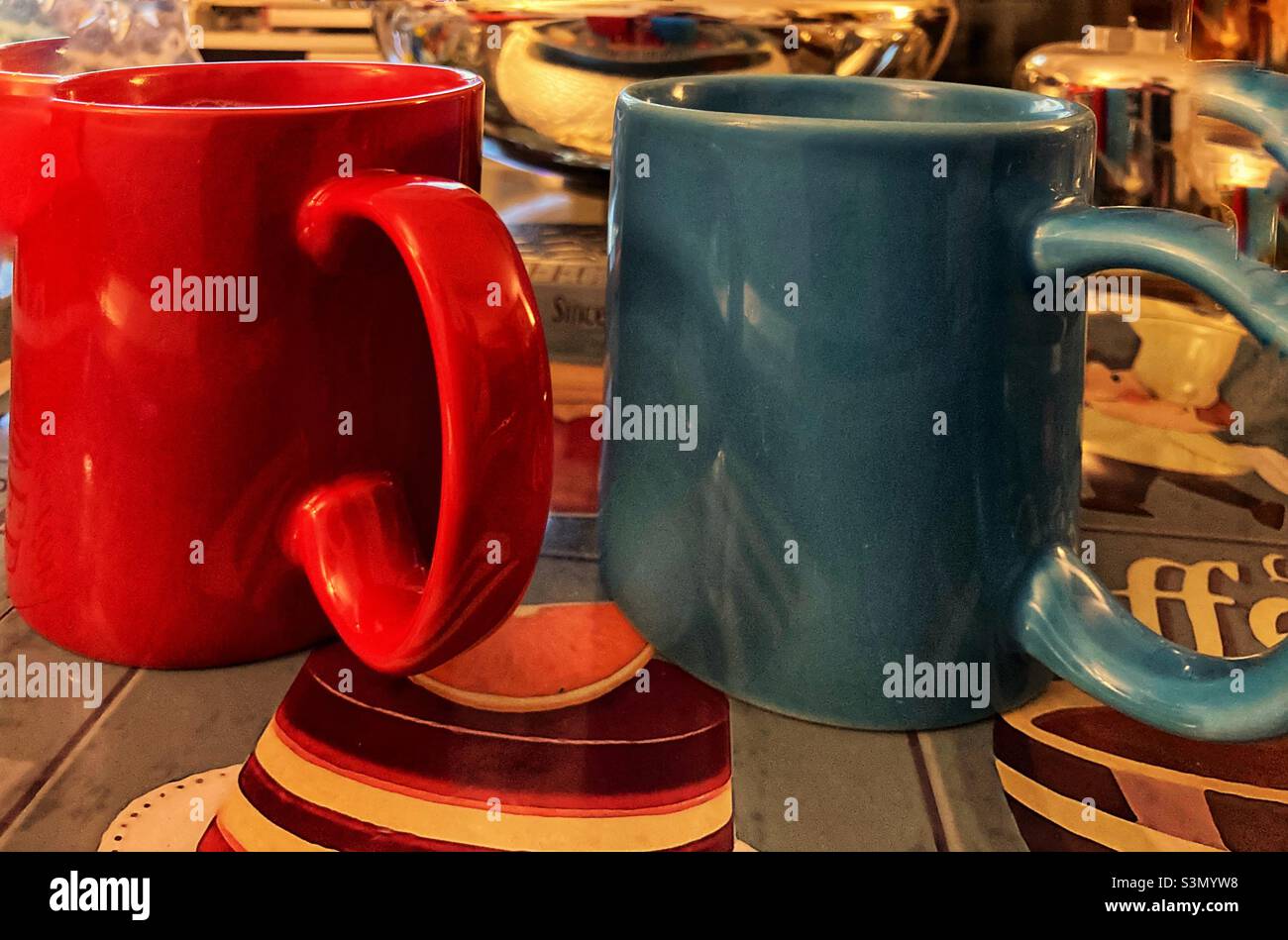 Red mugs hi-res stock photography and images - Alamy