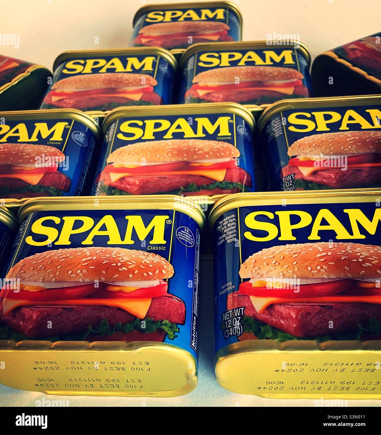 Spam cans hi-res stock photography and images - Alamy