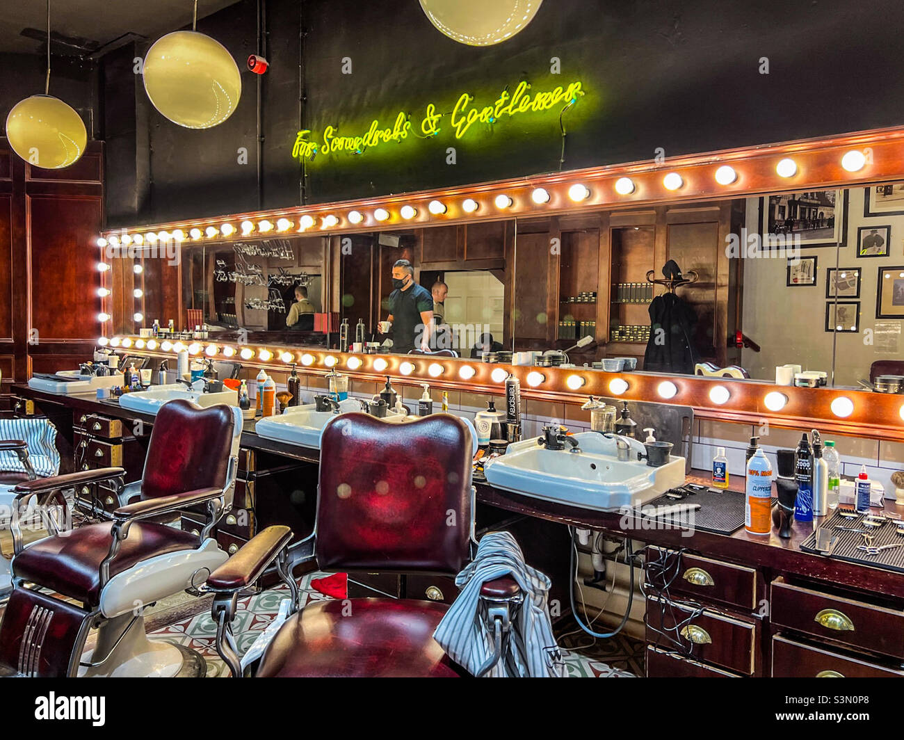 Barber haircut hi-res stock photography and images - Alamy