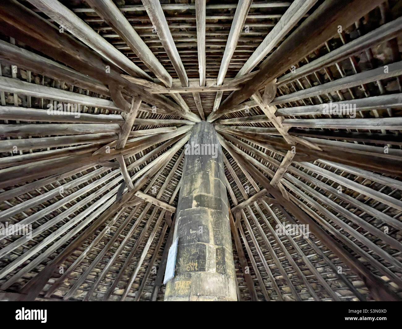 Canopy roof tiles hi-res stock photography and images - Alamy