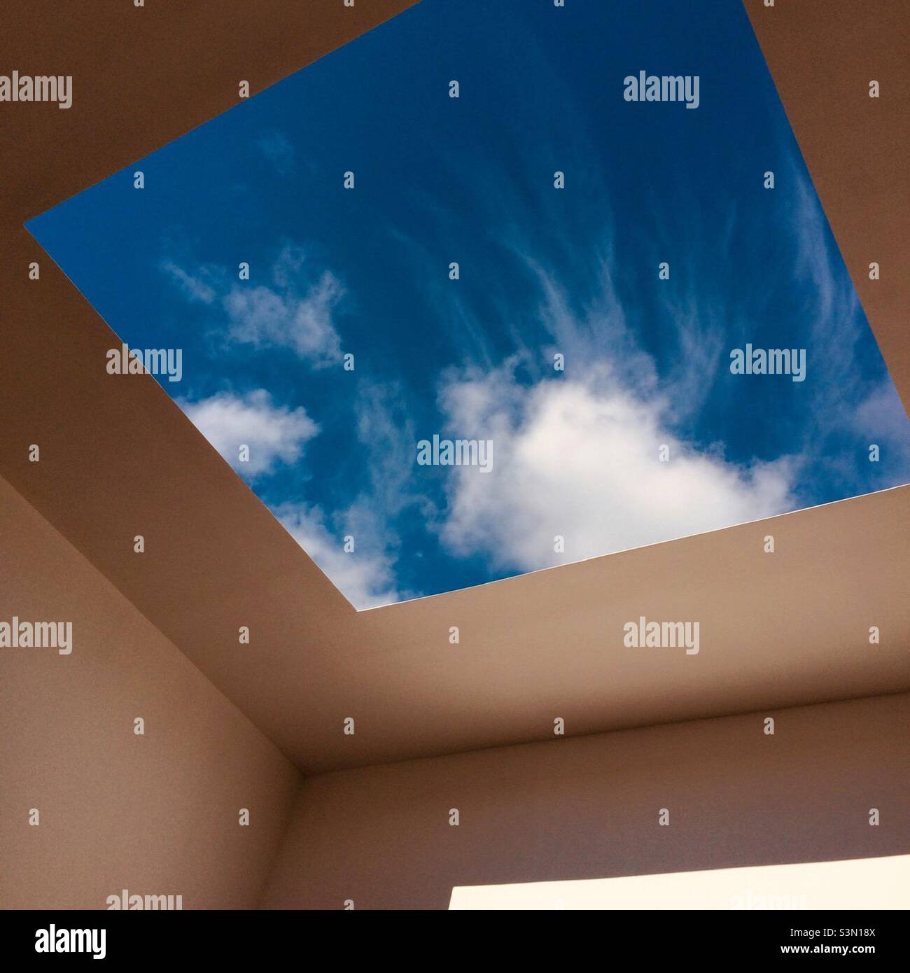 Open Sky Ceiling Stock Photo - Alamy