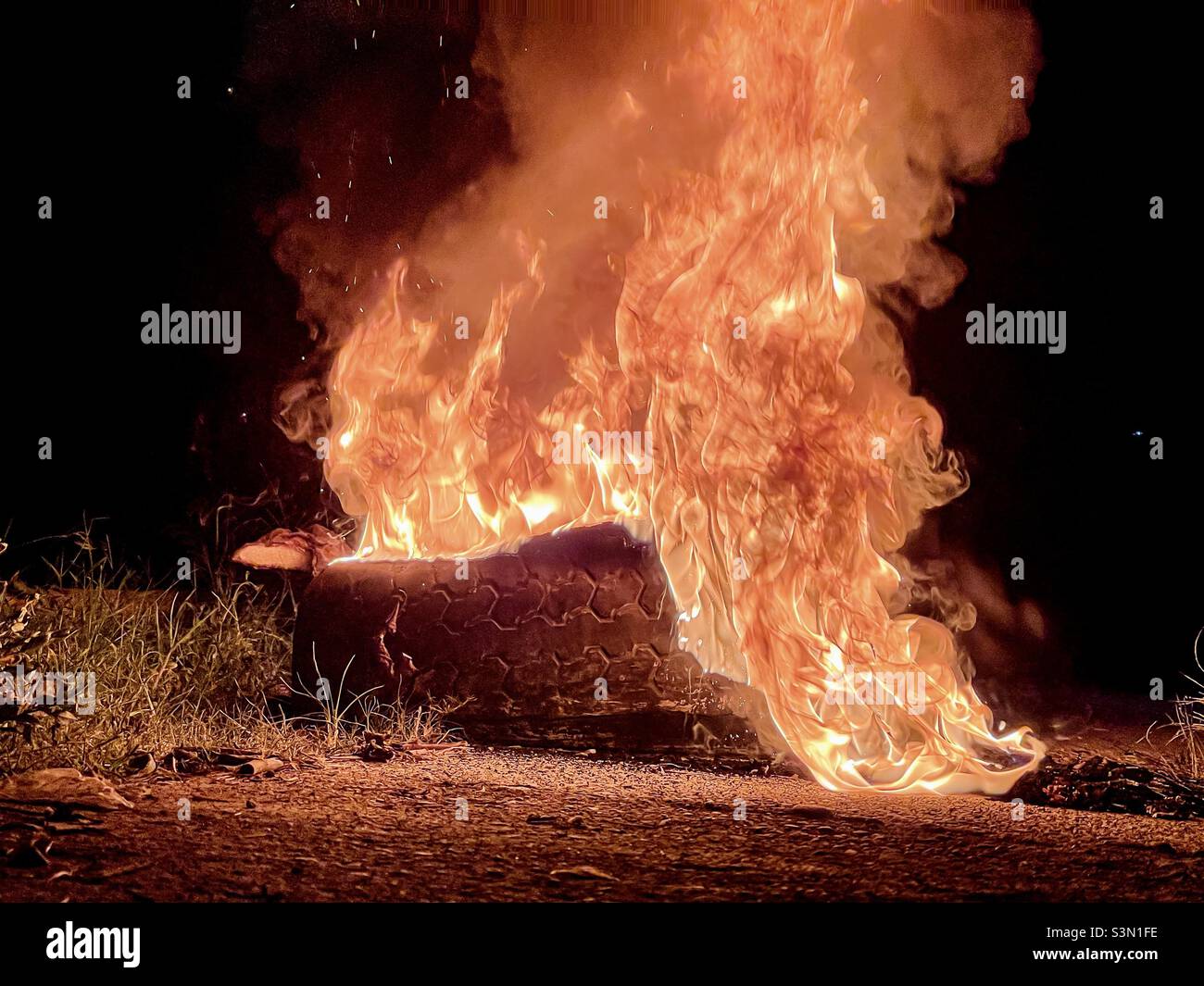 Incineration burning hi-res stock photography and images - Alamy