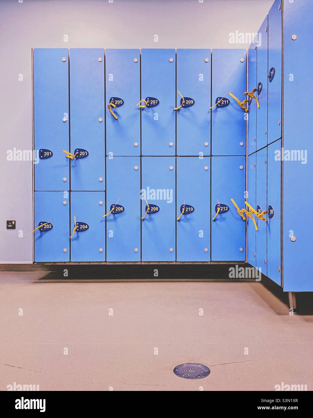 Blue lockers hi-res stock photography and images - Alamy