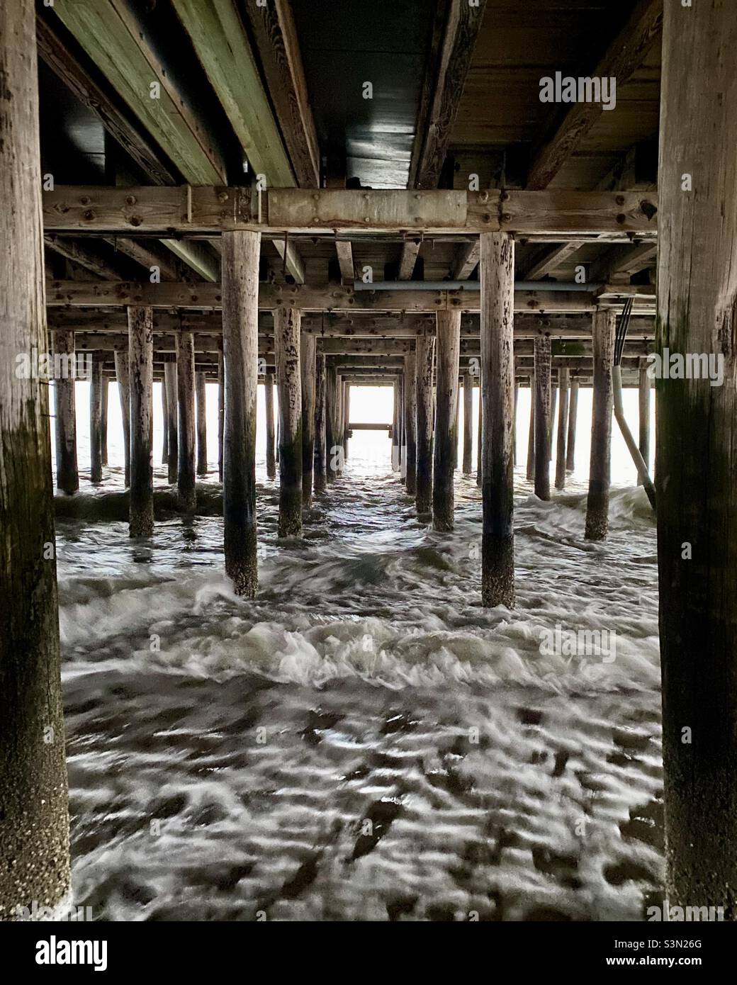 Water support structure hi-res stock photography and images - Alamy