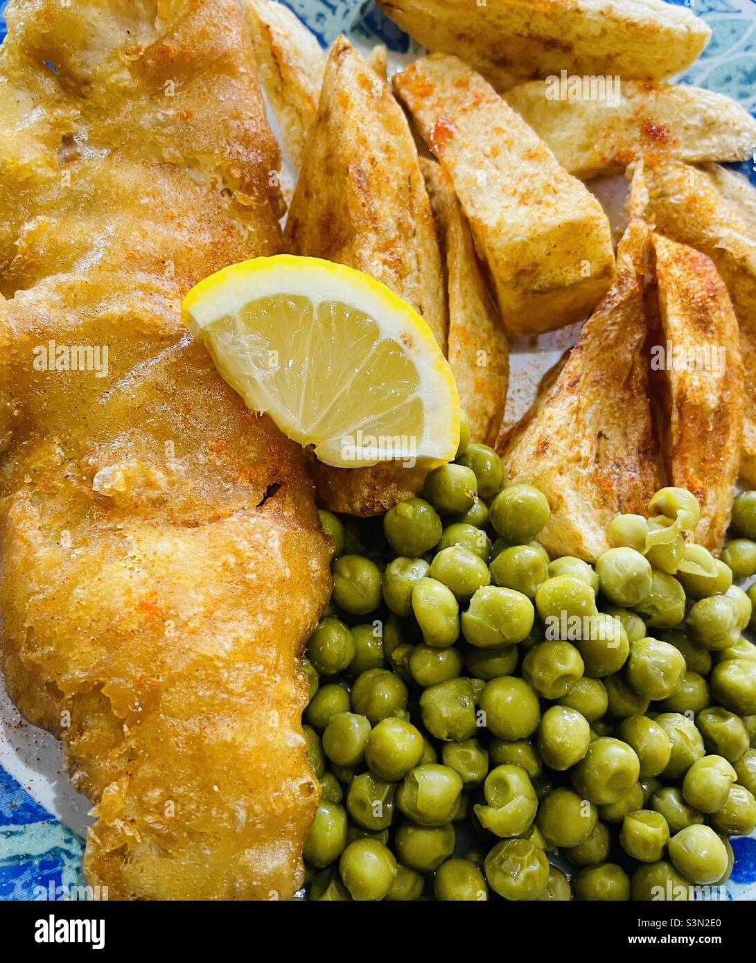Peas with chips hi-res stock photography and images - Alamy