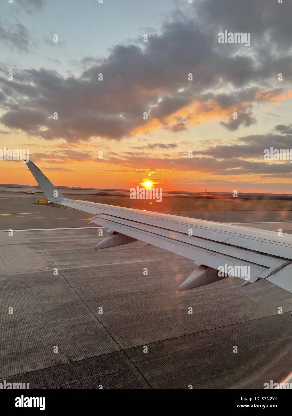 Airplane beautiful hi-res stock photography and images - Alamy