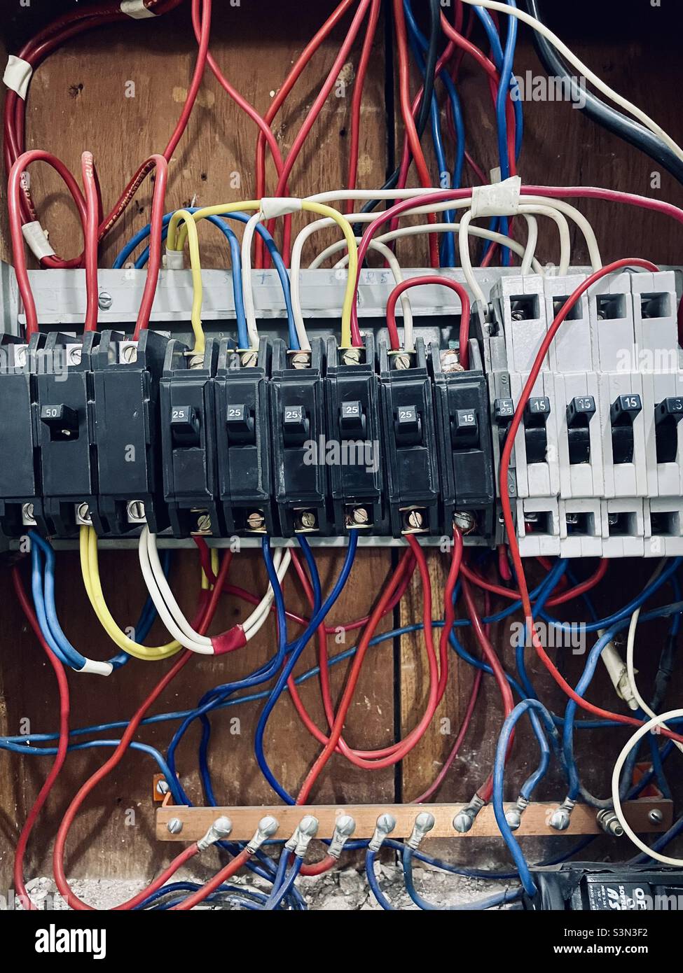 Electrical circuit breaker hi-res stock photography and images - Alamy