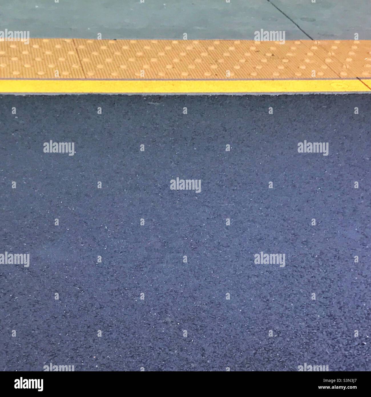 Platform markings hi-res stock photography and images - Alamy