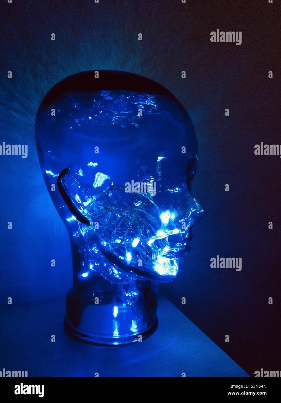 White glass lights hi-res stock photography and images - Alamy