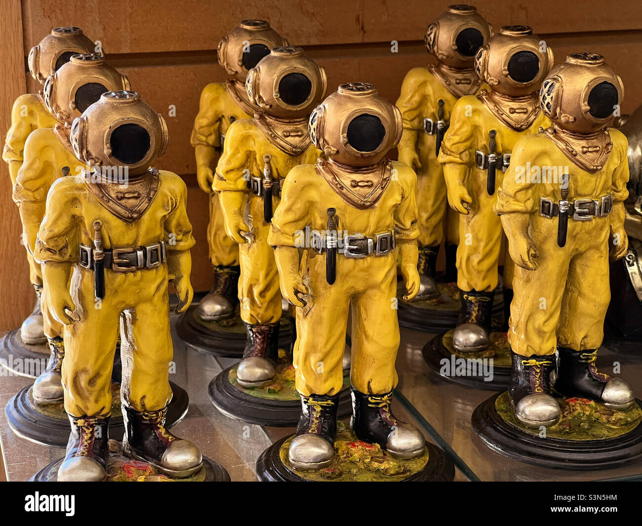 Diving suit hi-res stock photography and images - Alamy