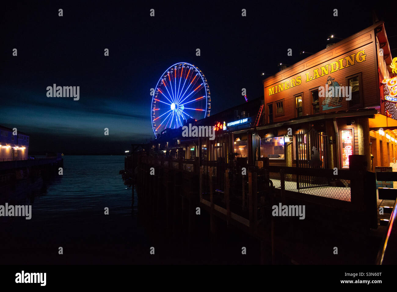 Seattle Waterfront Ferris Wheel Stock Photo - Alamy