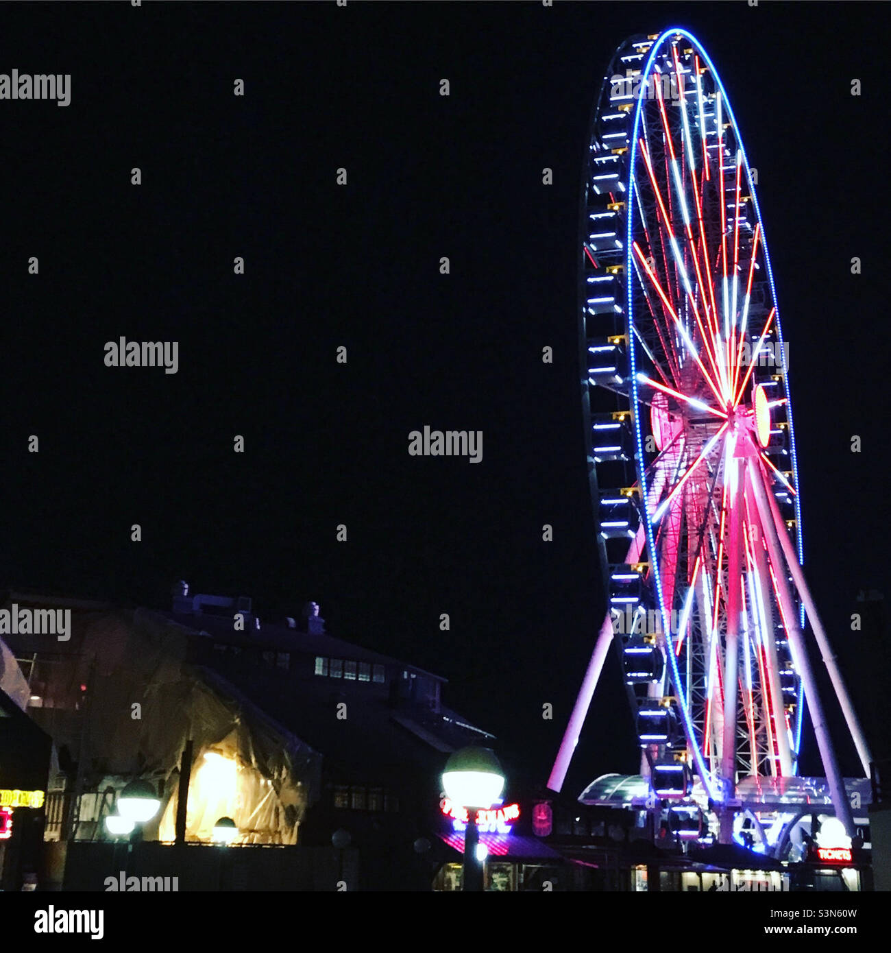 Waterfront ferris wheel hi-res stock photography and images - Alamy