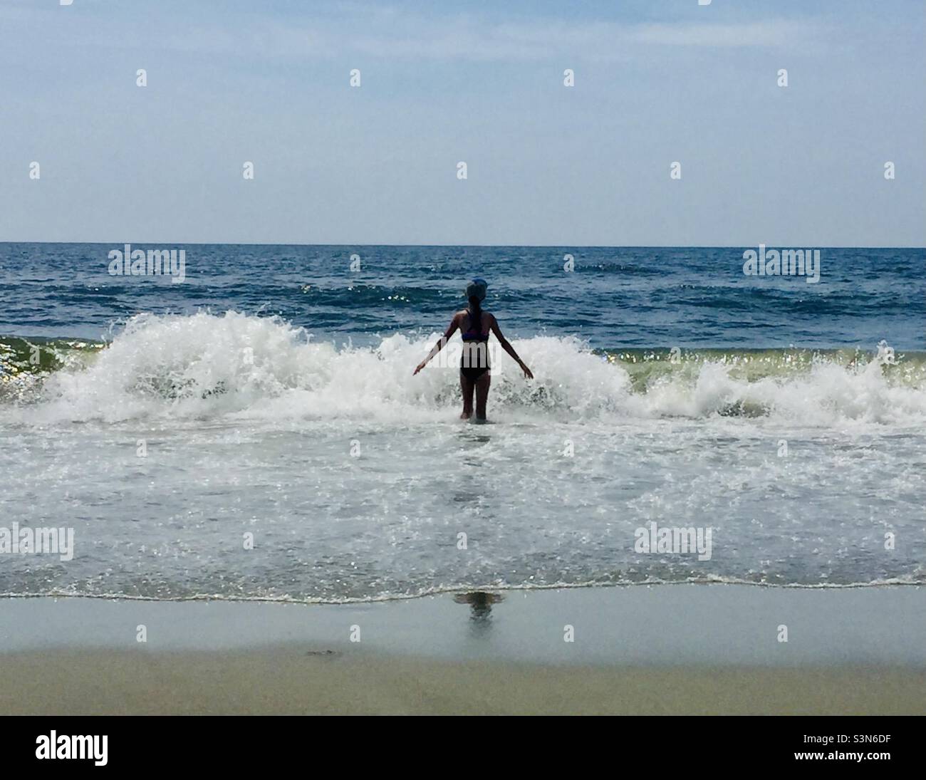 Surf waves breaking waves beach hi-res stock photography and images - Alamy