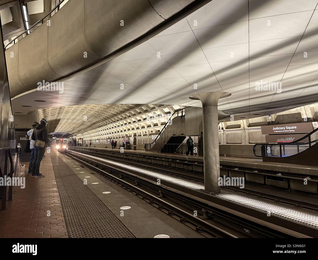 Arriving metro train hi-res stock photography and images - Alamy