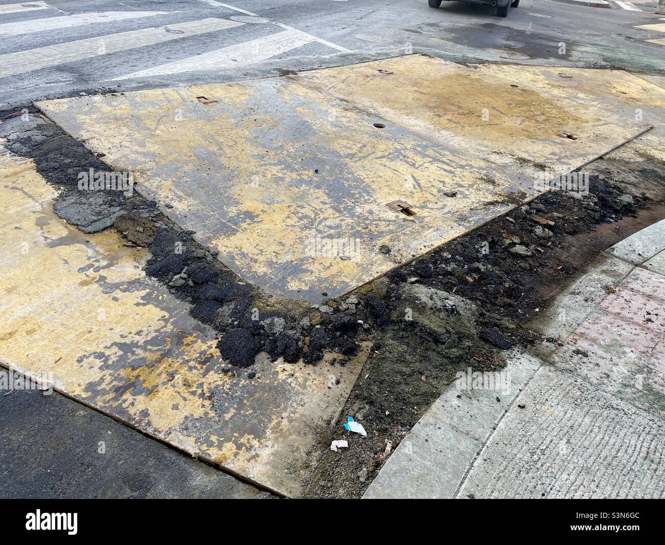 Construction plates hi-res stock photography and images - Alamy