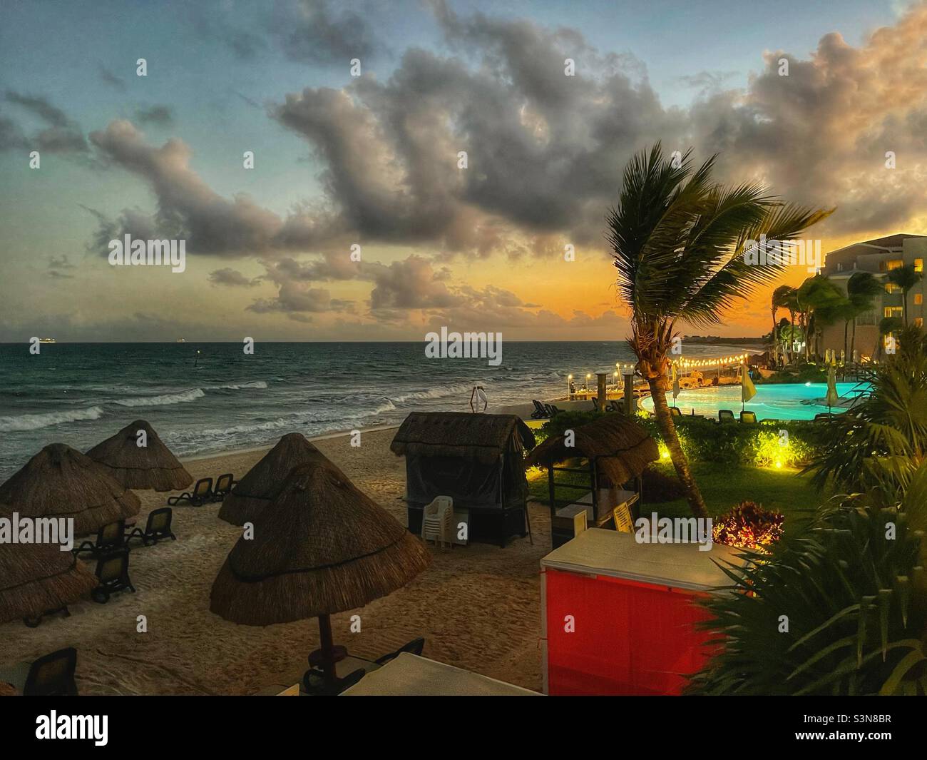 Night beach hi-res stock photography and images - Alamy