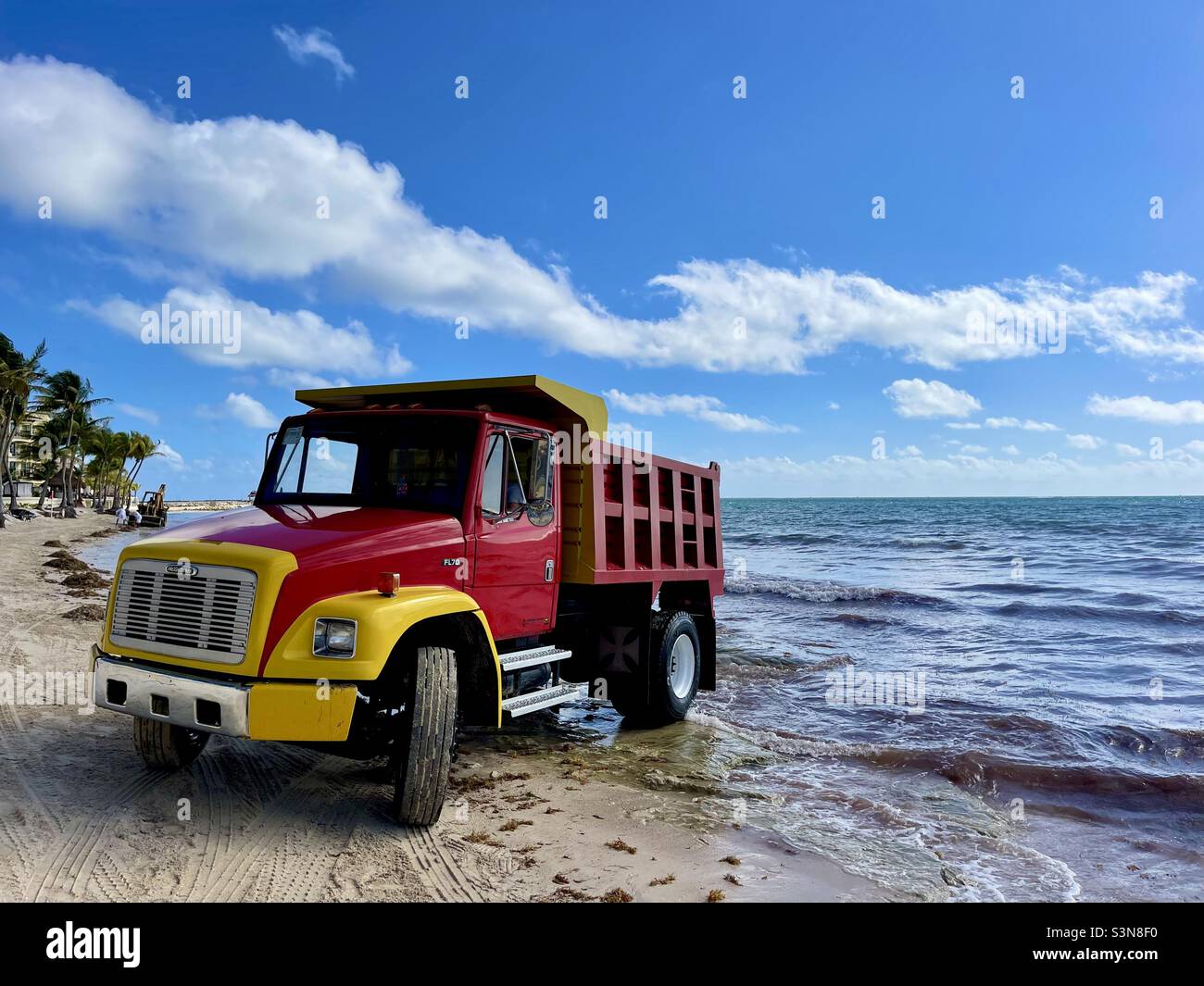 Red lorry yellow lorry hi-res stock photography and images - Alamy