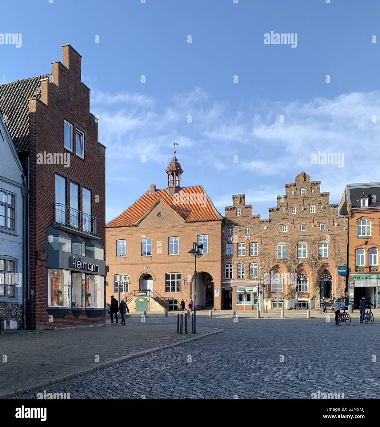 Historic buildings blue sky hi-res stock photography and images - Alamy