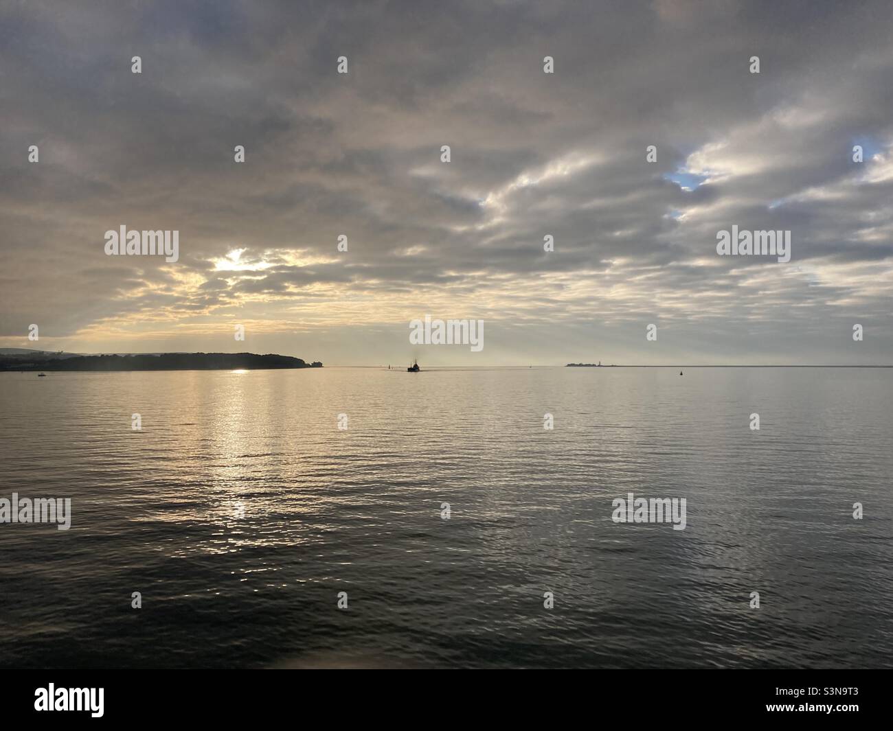 Needles channel hi-res stock photography and images - Alamy