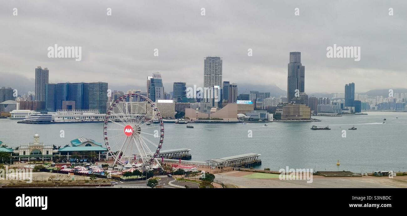 View of the Victoria harbour and Kowloon waterfront in Hong Kong Stock ...