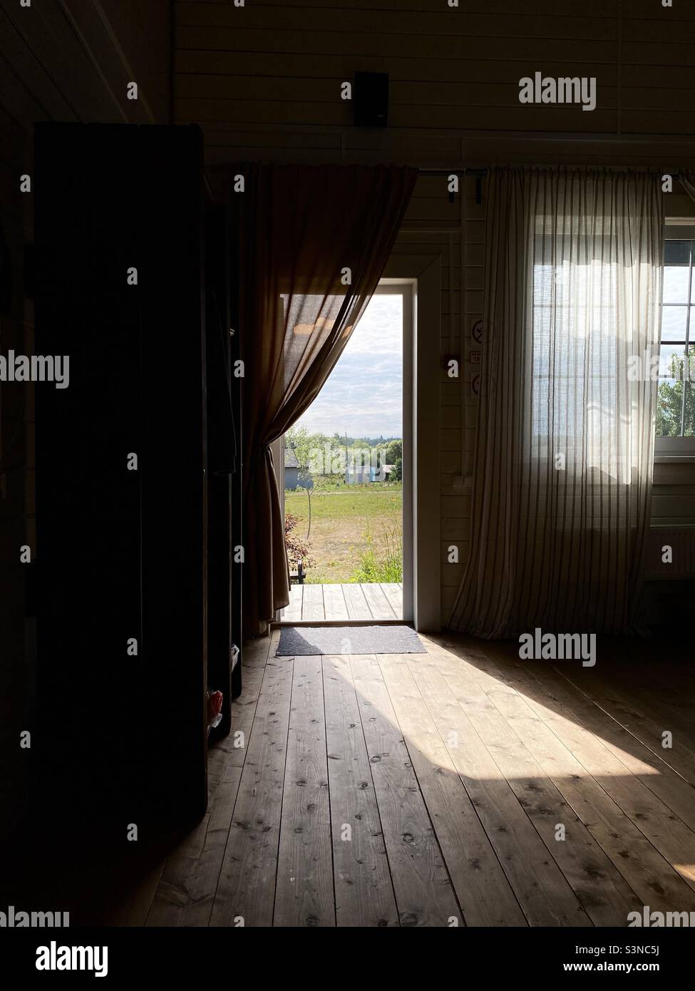 View through open door hi-res stock photography and images - Alamy