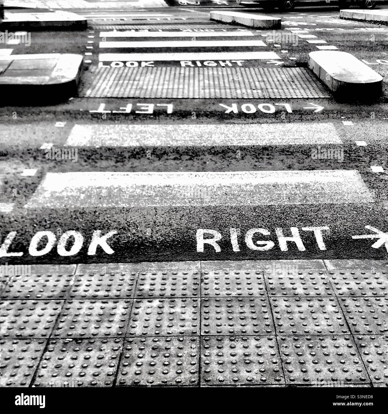 Look for directions hi-res stock photography and images - Alamy