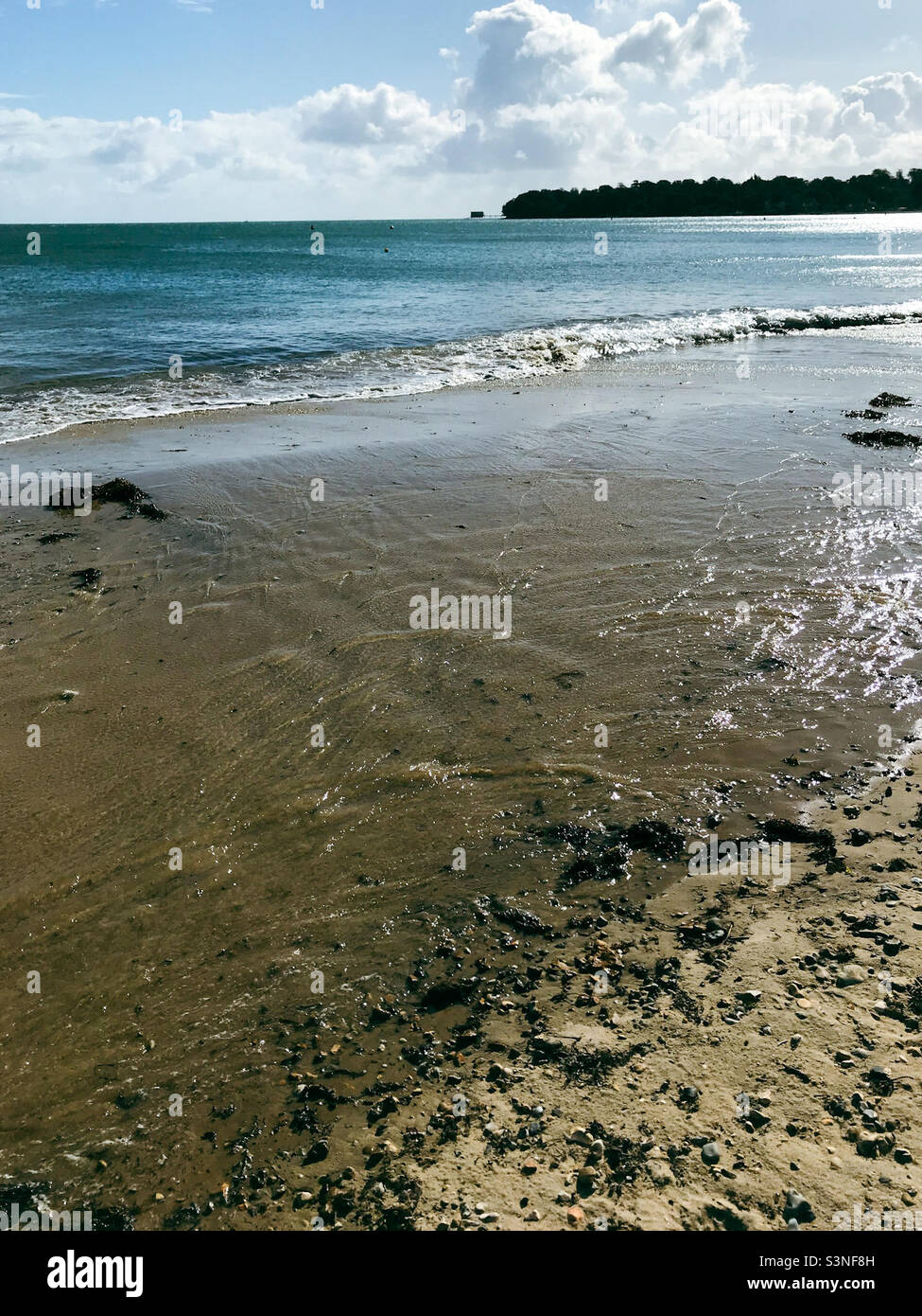 Sandy shore beach hi-res stock photography and images - Alamy