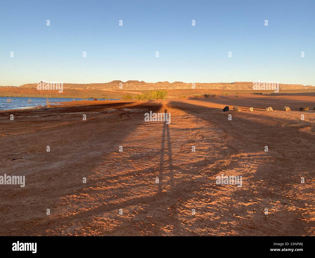 Shadow in the desert hi-res stock photography and images - Alamy