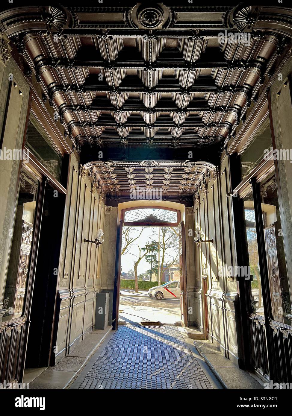 Old lobby hi-res stock photography and images - Alamy