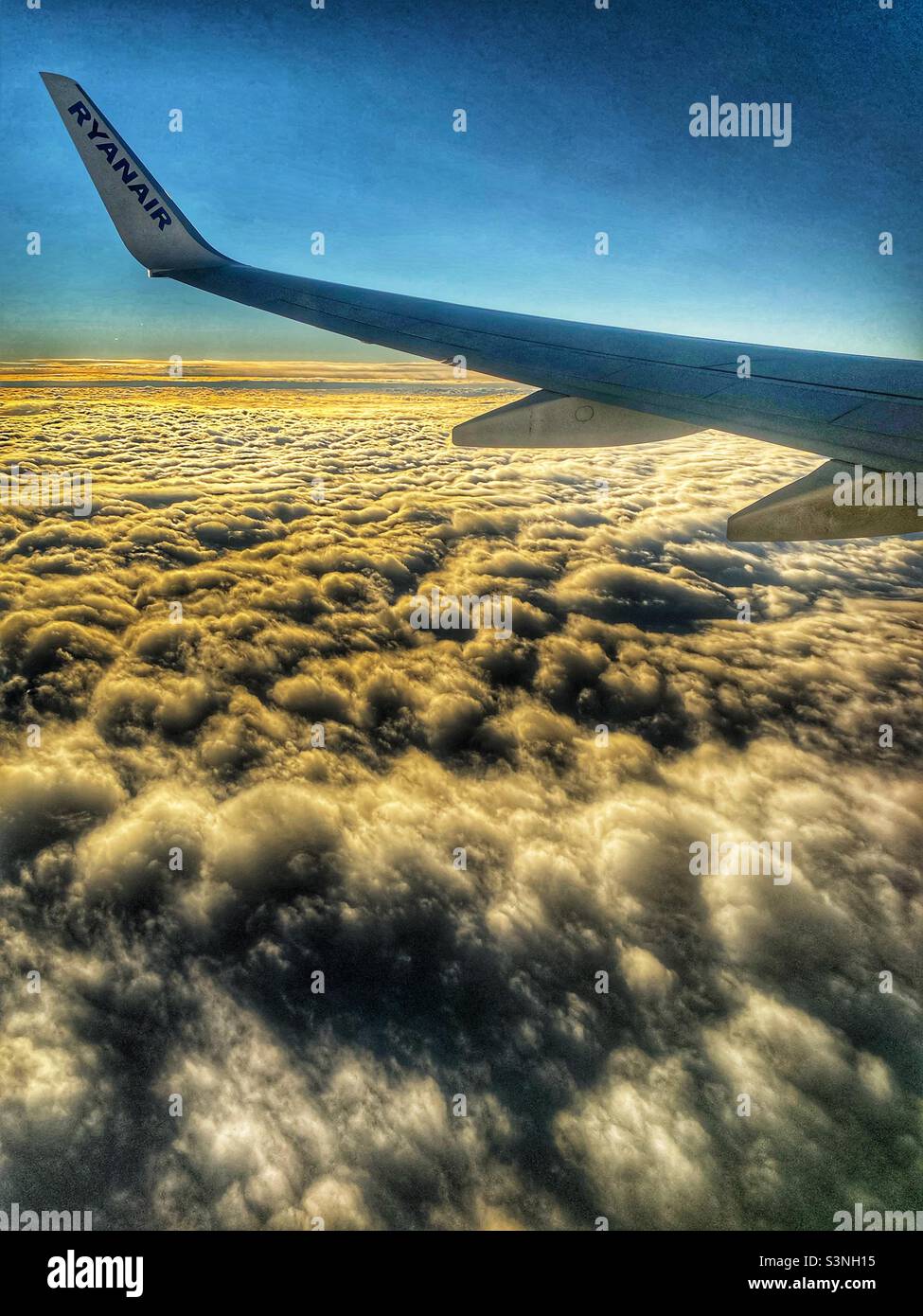 Storm from airplane window hi-res stock photography and images - Alamy