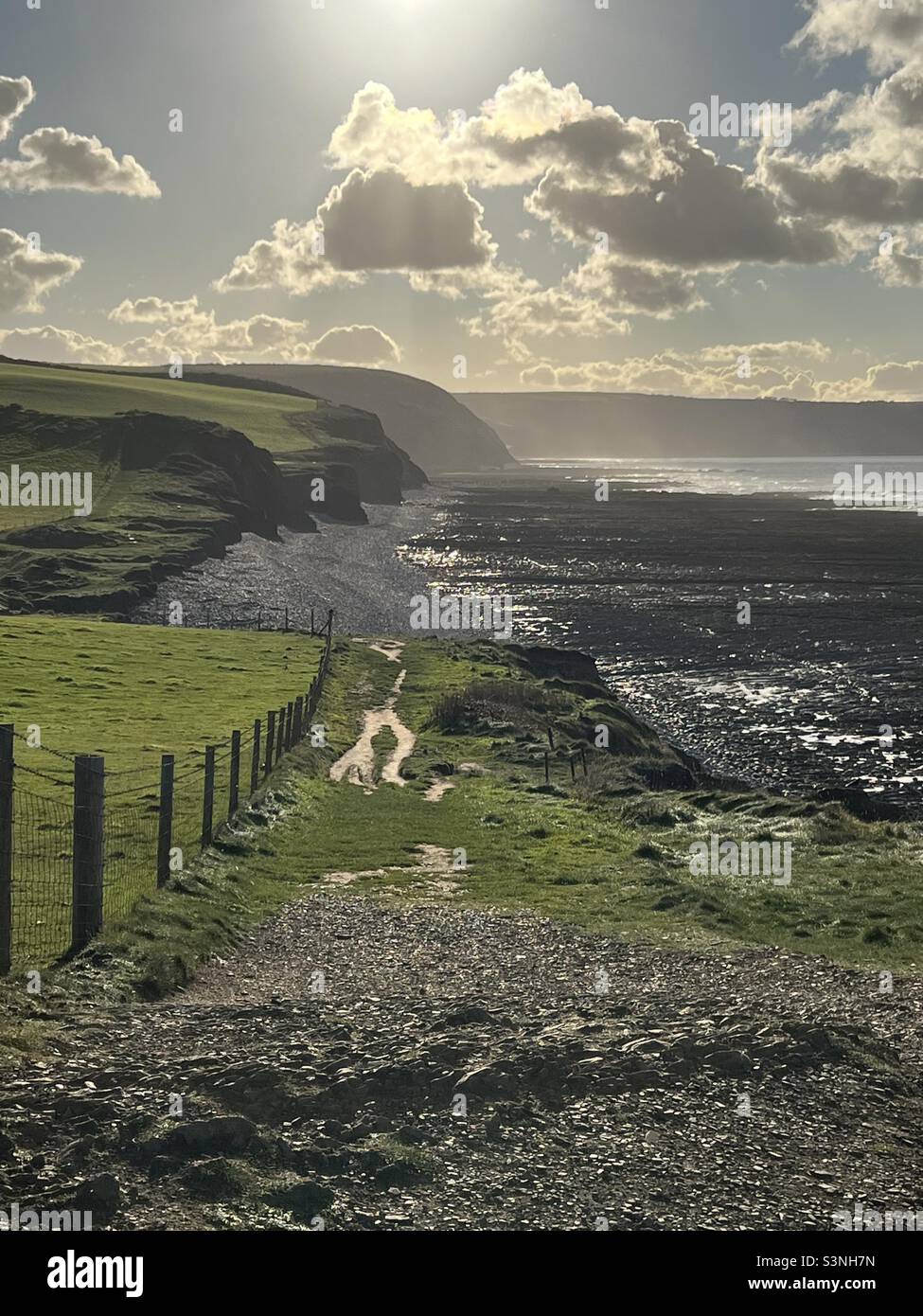 Wild Atlantic north Devon coast sea beach pebbles Stock Photo - Alamy