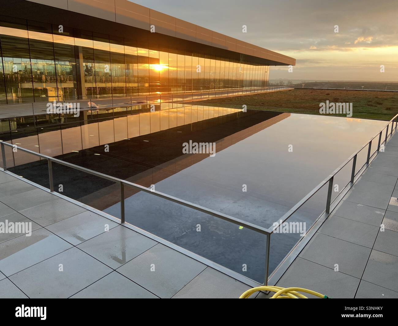 Sun mirror hi-res stock photography and images - Alamy