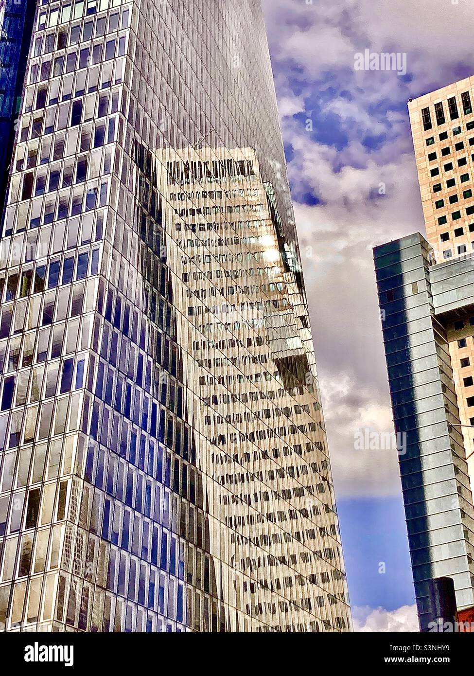 Reflection office hi-res stock photography and images - Alamy