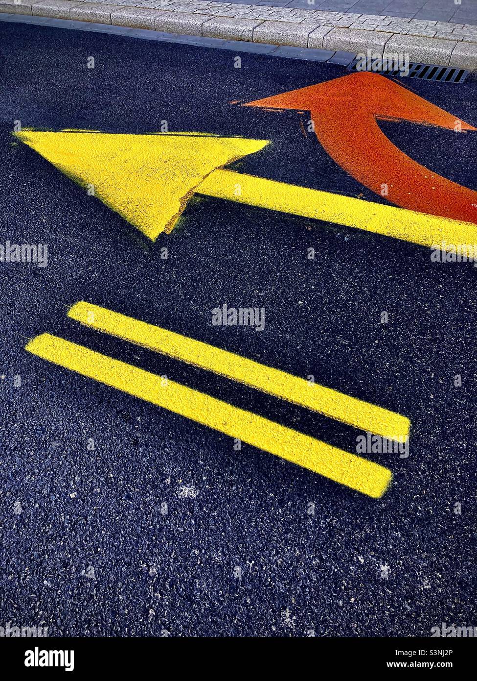 Painted road signs hi-res stock photography and images - Alamy