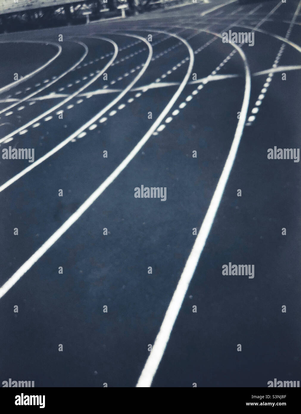 Running the curve hi-res stock photography and images - Alamy