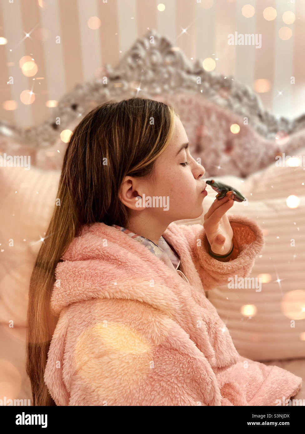 Princess frog disney hi-res stock photography and images - Alamy