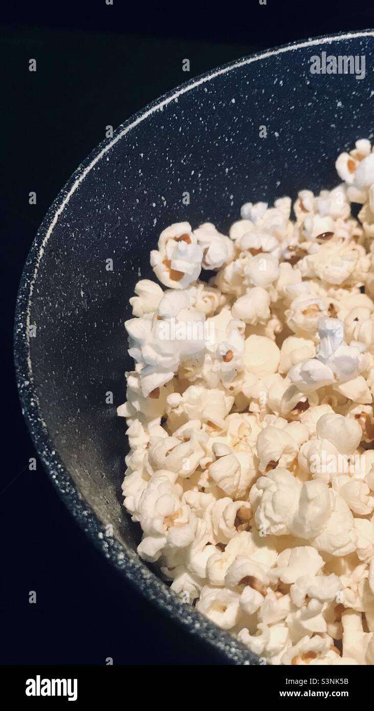 Ready popcorn hi-res stock photography and images - Alamy