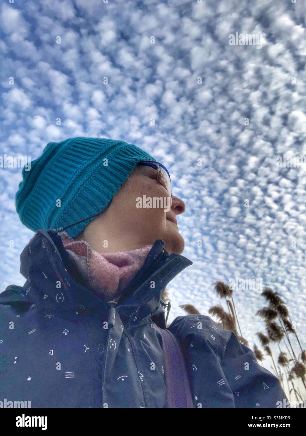 Looking up to sky plants hi-res stock photography and images - Alamy