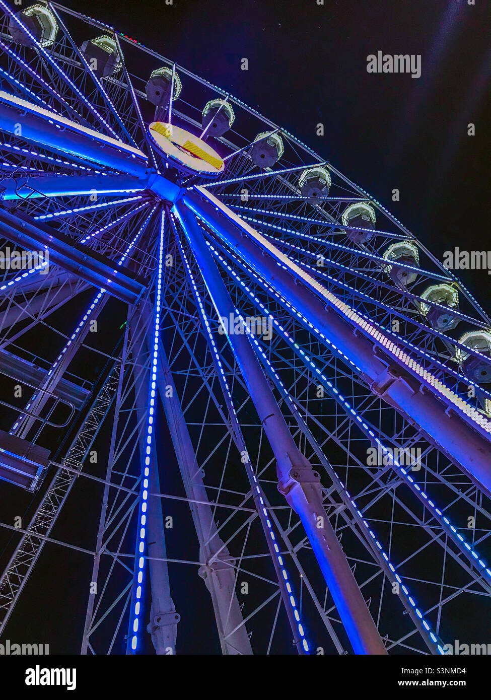Big ferris wheel lit hi-res stock photography and images - Alamy