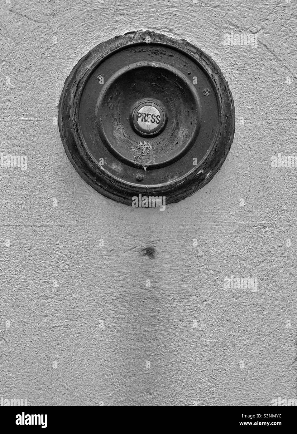An old doorbell button Stock Photo - Alamy