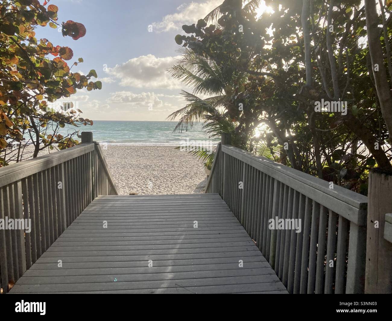 Paradise path hi-res stock photography and images - Alamy
