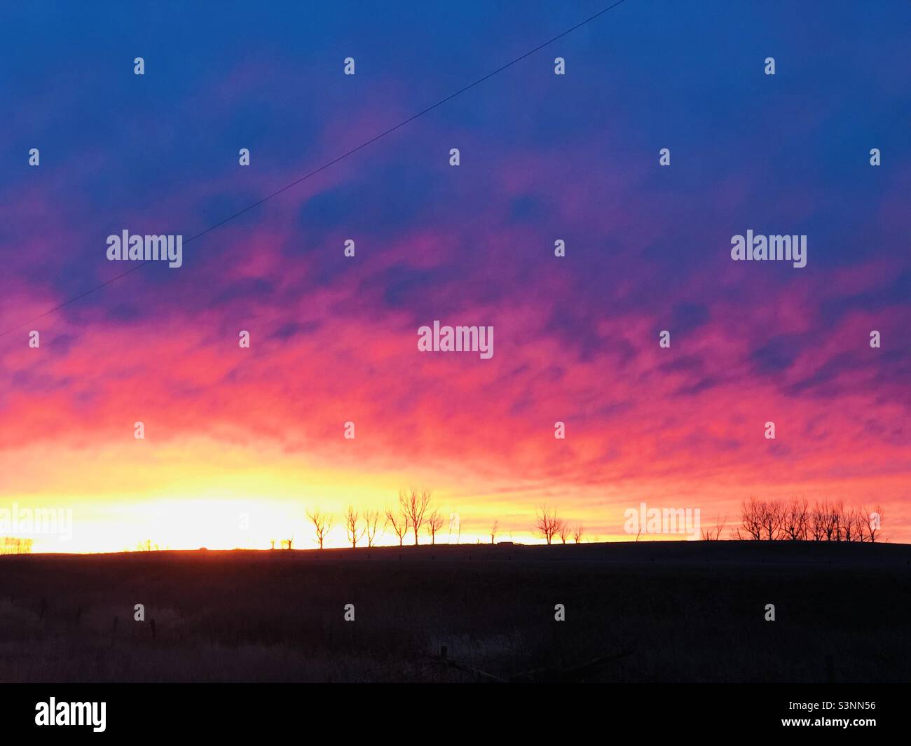 Colourful prairie sky hi-res stock photography and images - Alamy