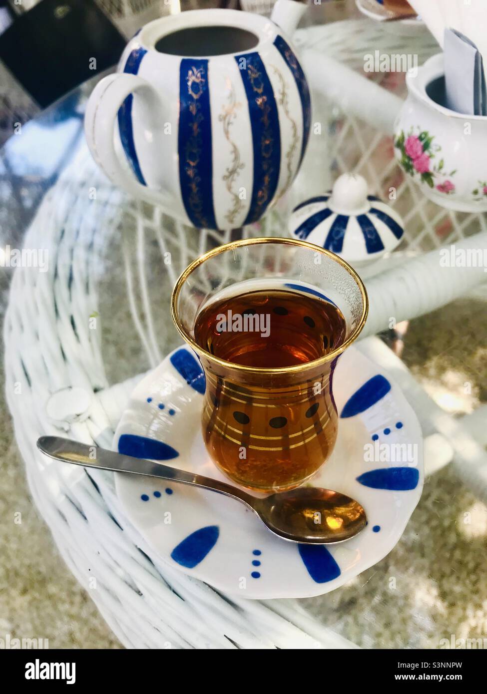 Arabic tea hi-res stock photography and images - Alamy