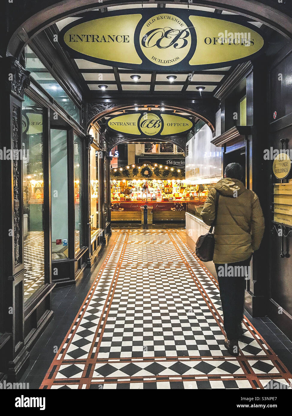 Shopping arcade, King street, Manchester Stock Photo - Alamy